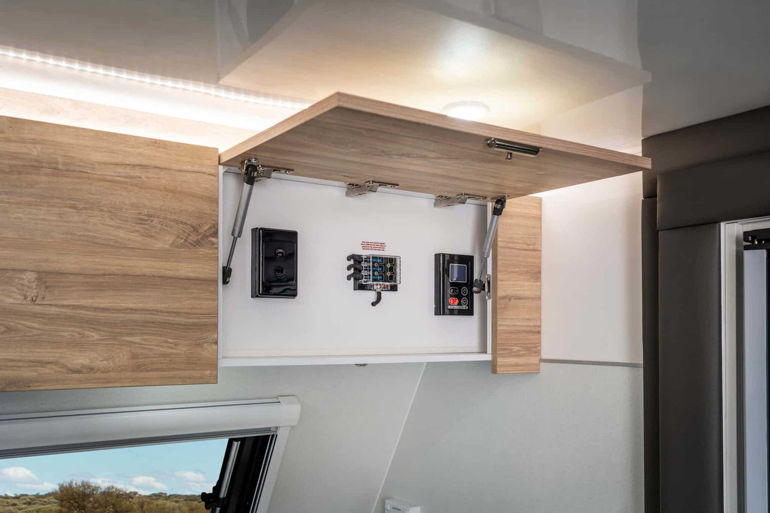 Double Pole Switches: What They Are and Why They Matter in Your Carava ...